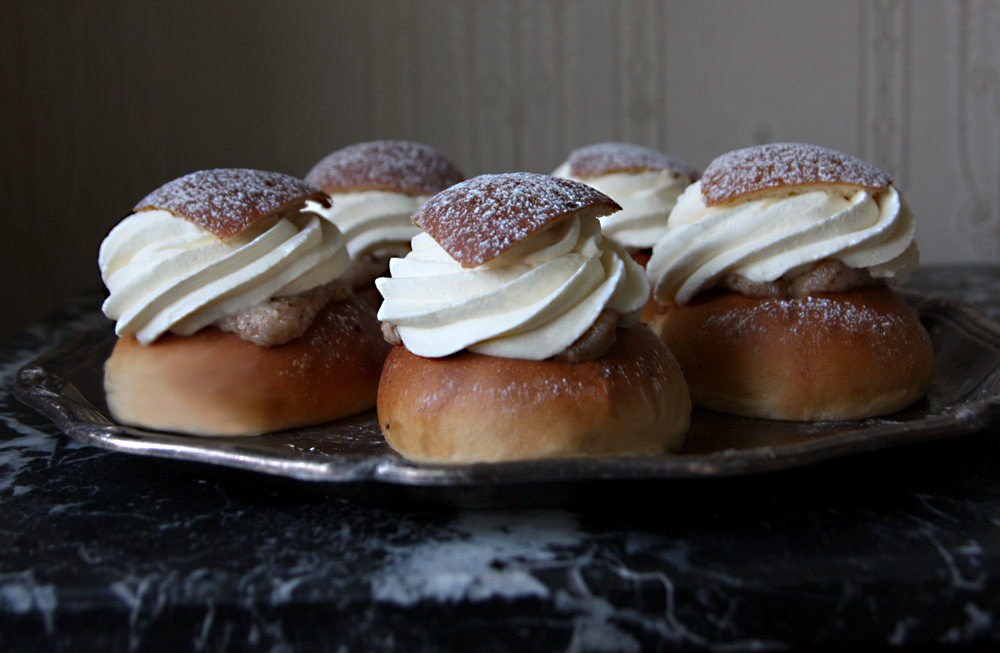 Västsveriges bästa semla – Sara bakar